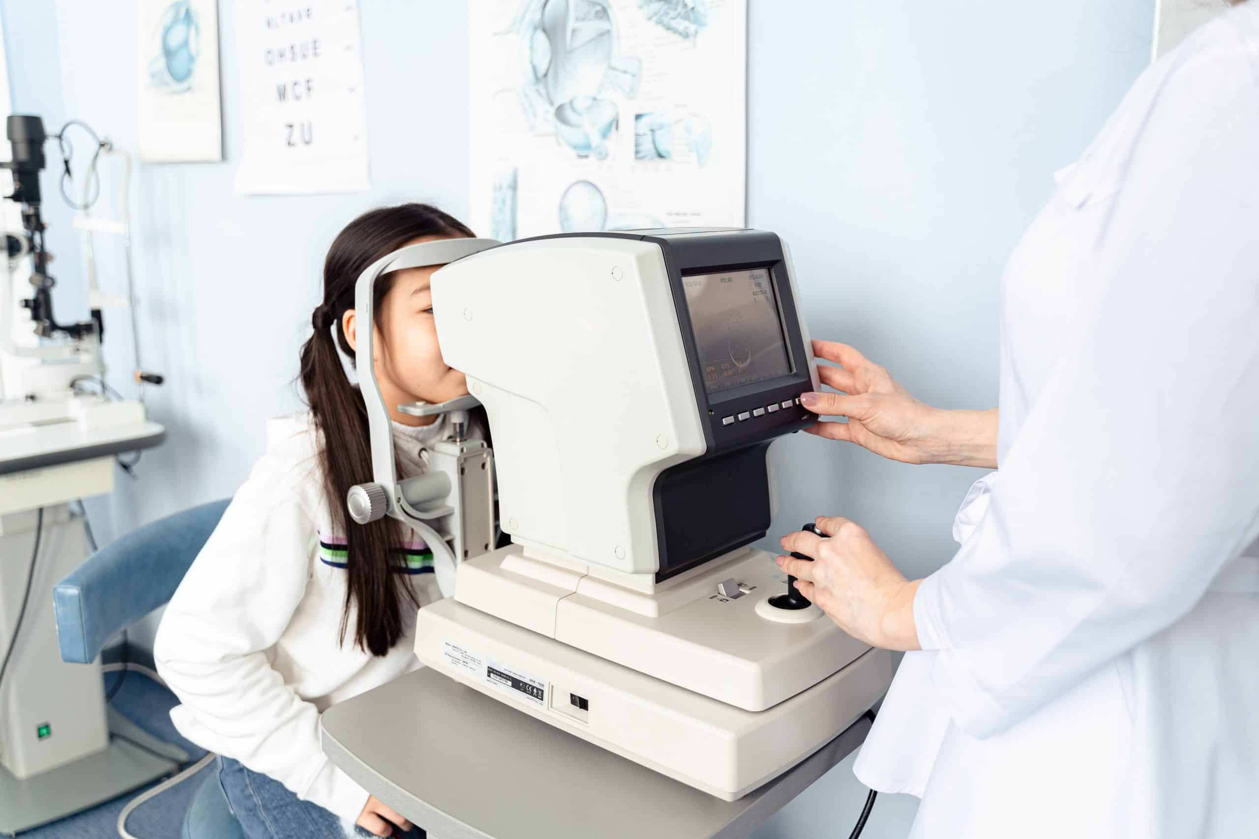 Ophthalmologist vs. Optometrist: Which Do I Need to See?
